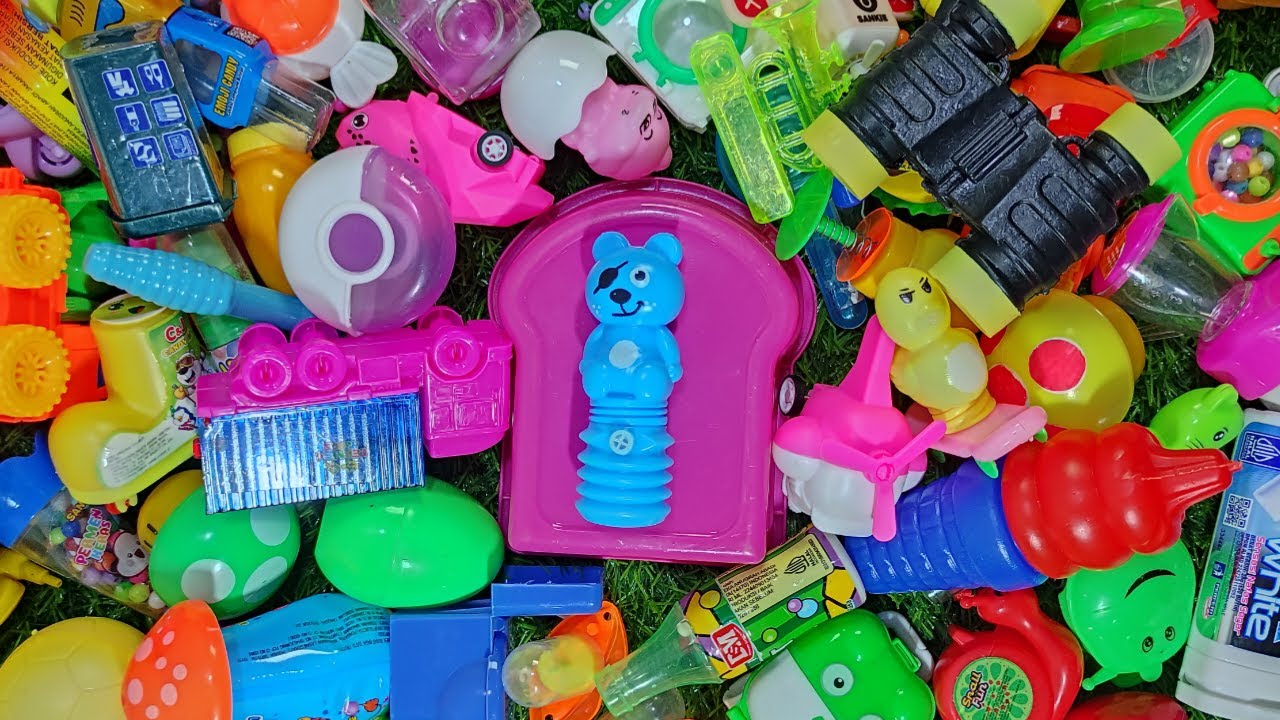 Various kinds of cute character candy containers, including pirate ...