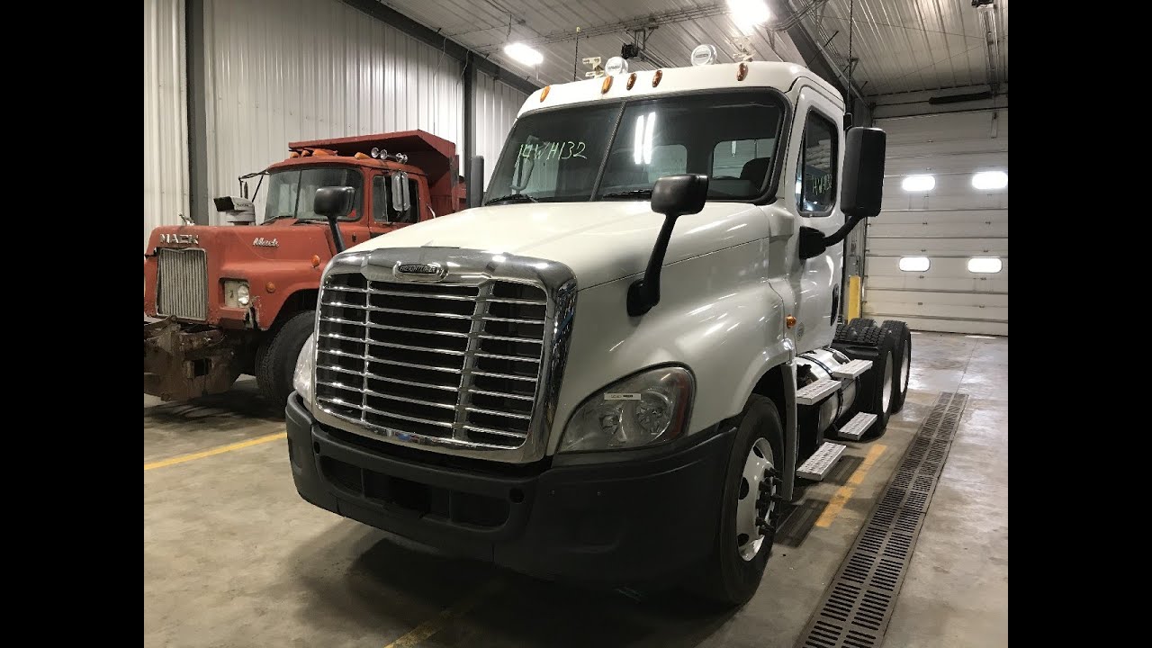 2014 Freightliner CASCADIA - Parts Unit 14WH132 - YouTube
