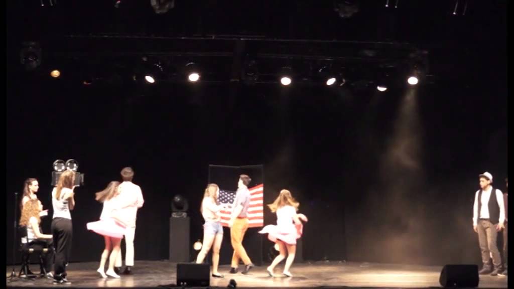 CoMu 2014 California Dreaming - Acte II - YouTube