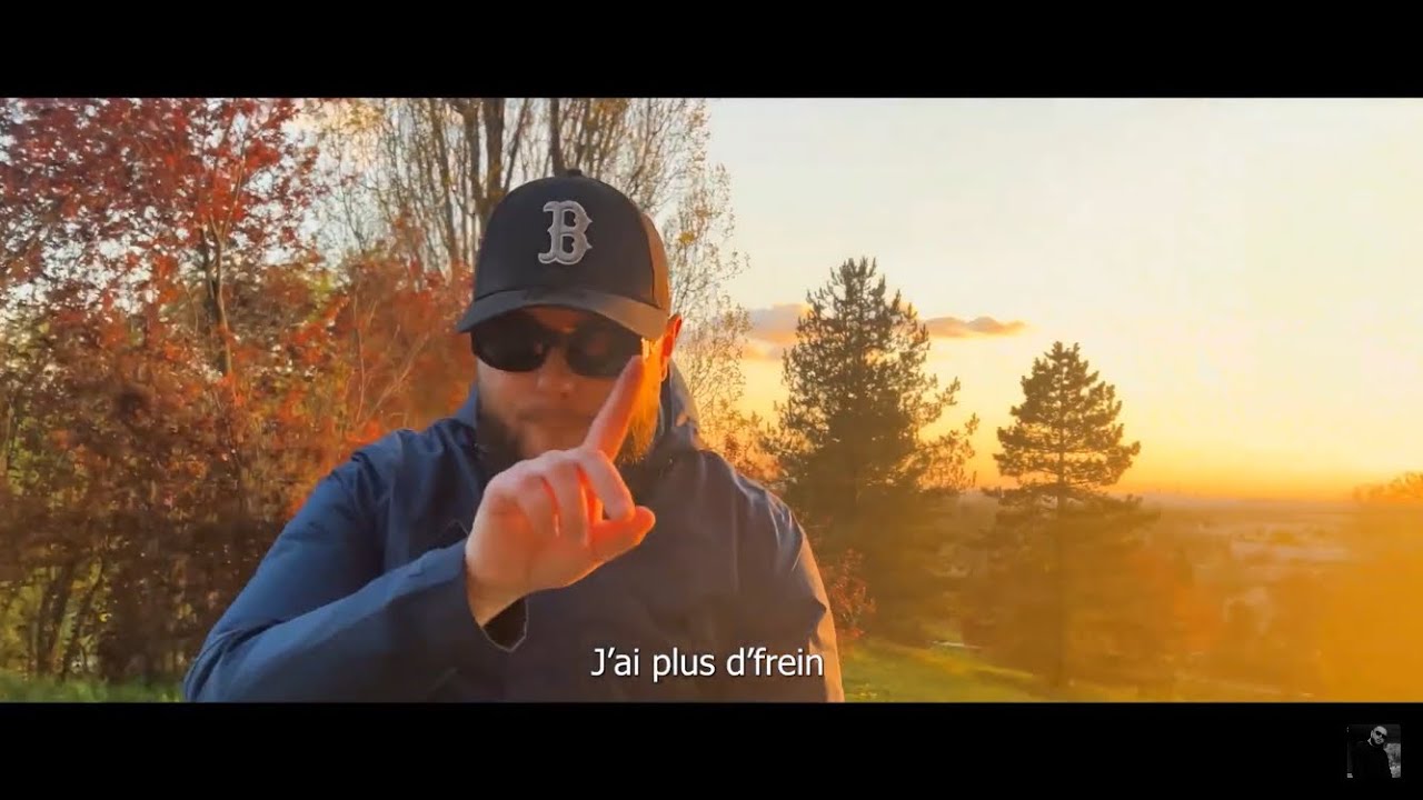 XAM - J'deviens Fou (Clip officiel) - YouTube