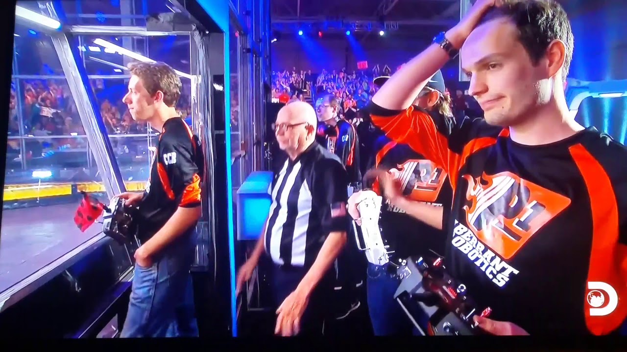 BATTLEBOTS - S4E9: Sub Zero vs P1 - YouTube