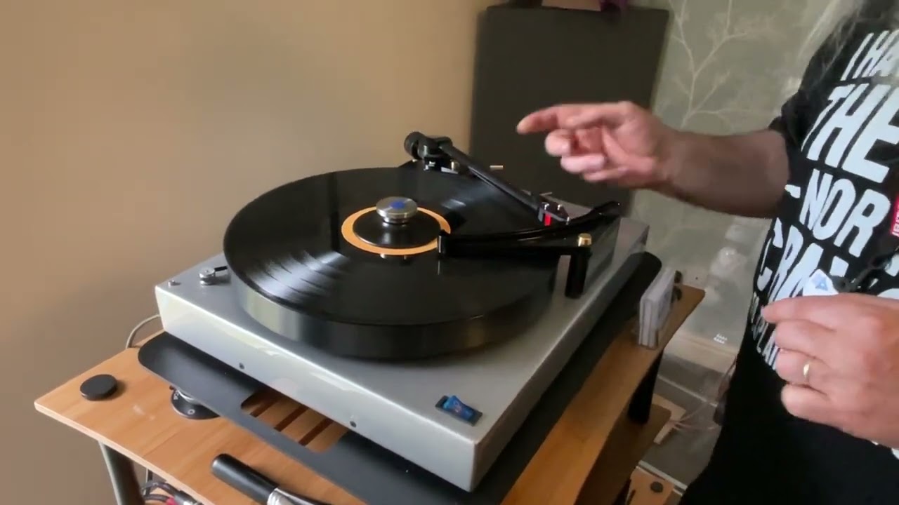 Townshend Rock Turntable at the NWAS22 - YouTube