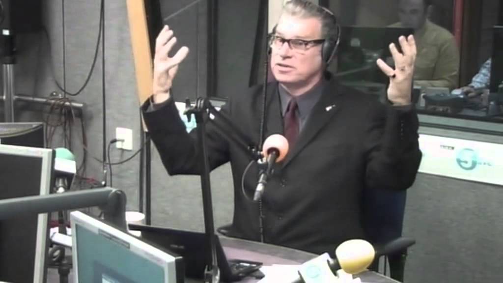 Mark Kermode reviews Frankenweenie from director Tim Burton - YouTube