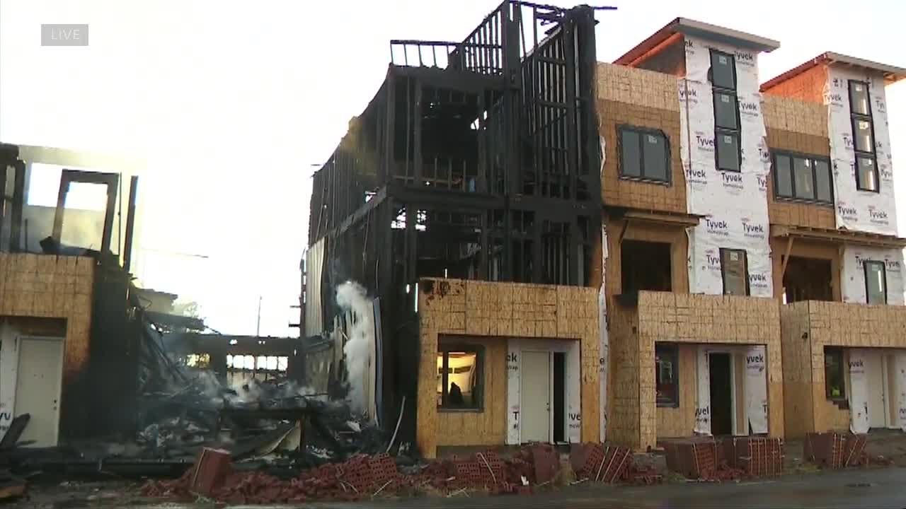 Fire breaks out at Lakewood townhomes under construction - YouTube