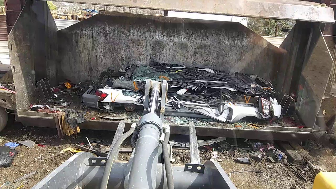 Super Mario gets Crushed - YouTube