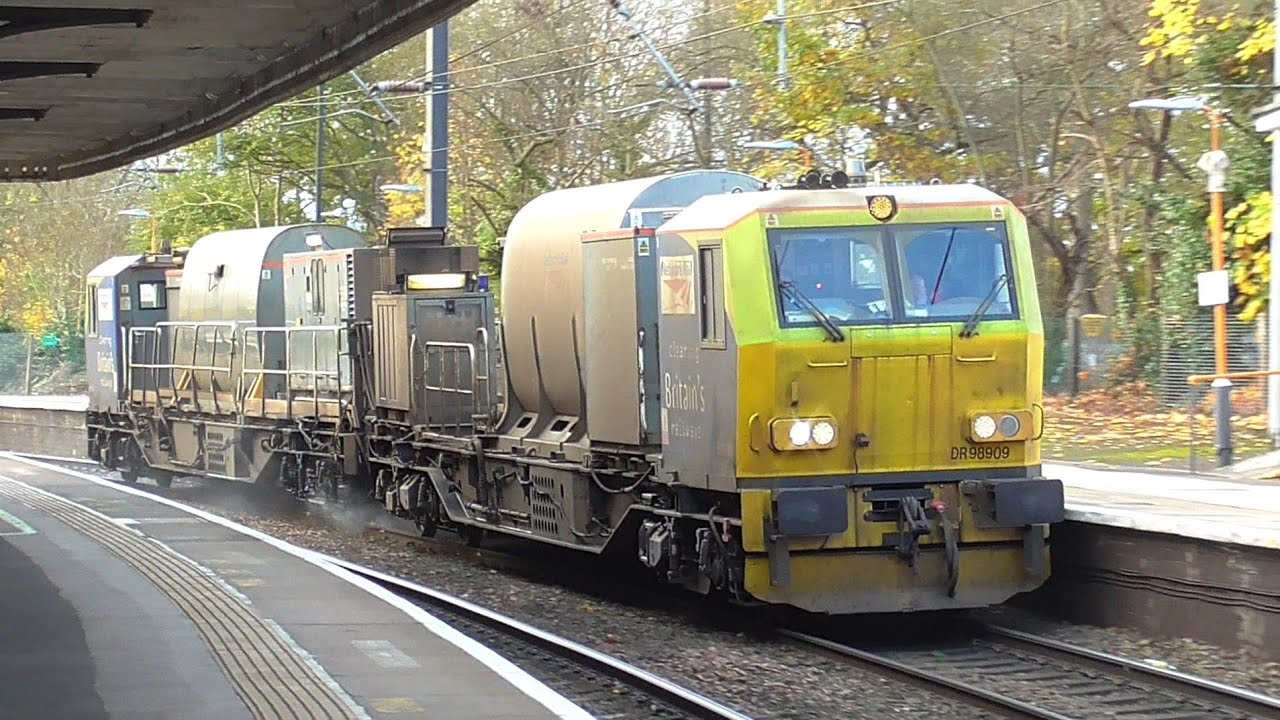 RHTT & MPV Trains! - YouTube