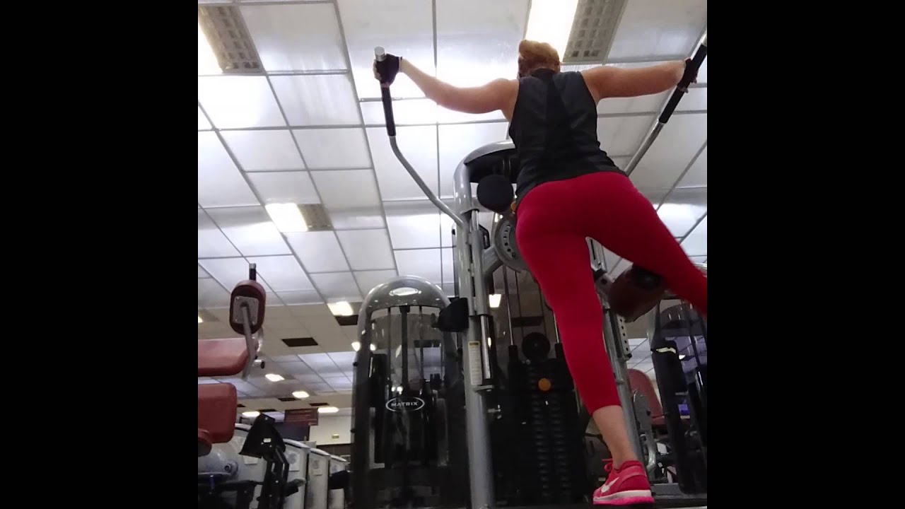 Adducteurs debout à la machine - YouTube