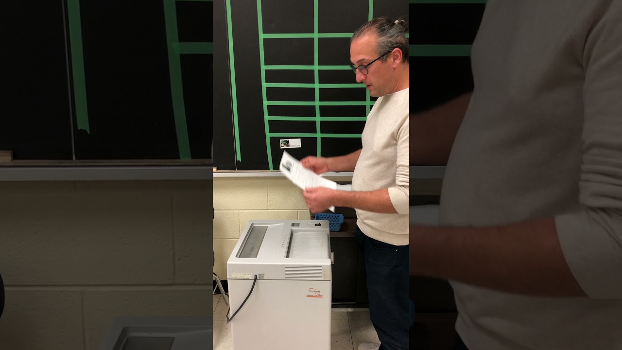 How to use the paper shredder - YouTube
