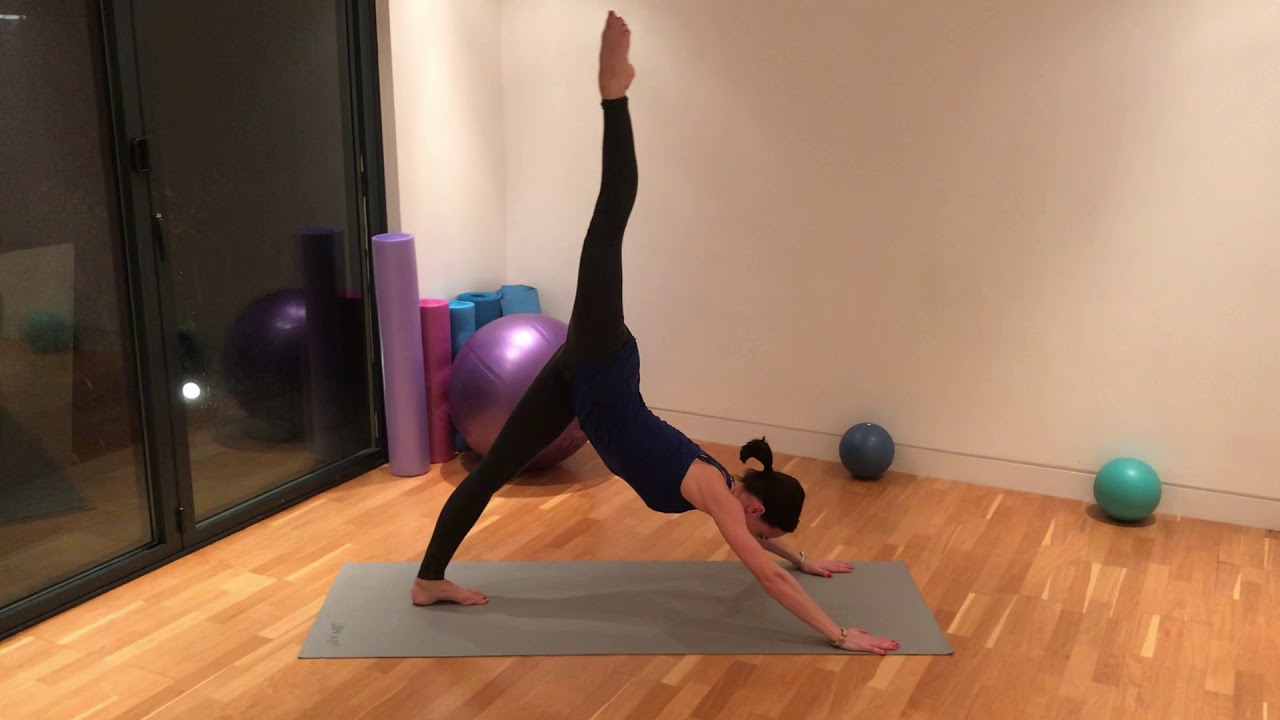 Pilates77 Inverted V with single leg stretch - YouTube