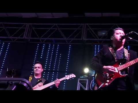 Un dolor - Los Yonic's Salón Arena MoreliA - YouTube