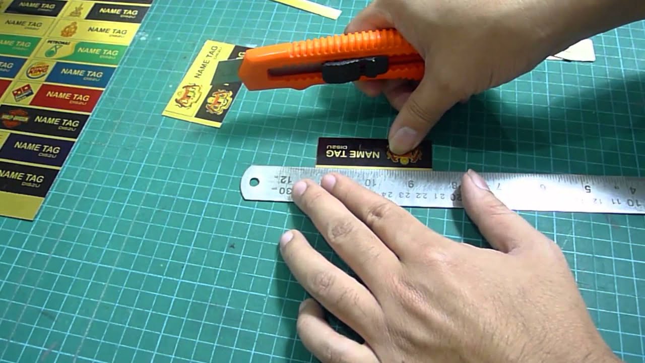 How to make logos name tags - YouTube