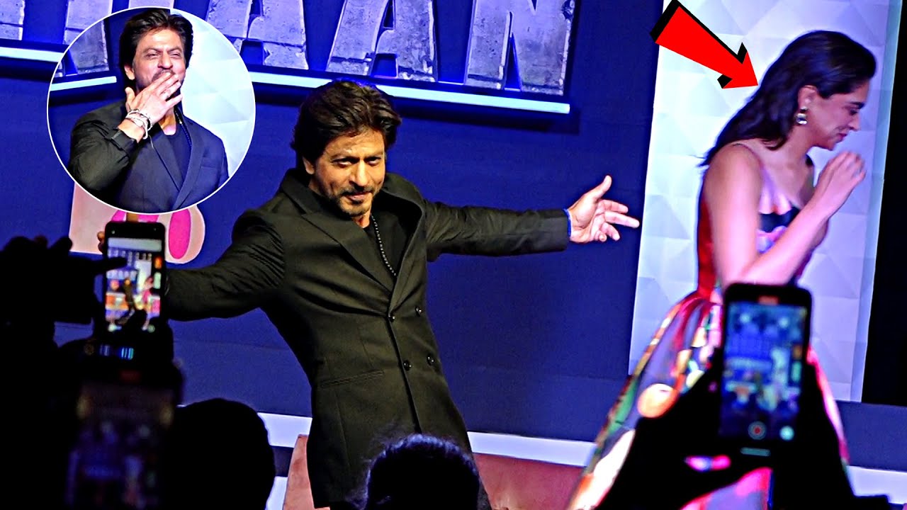 Shah Rukh Khan Signature Pose At Pathaan Movie Success Meet | Deepika ...