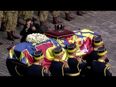 Bucarest, l'ultimo saluto all'ex re Michele I di Romania