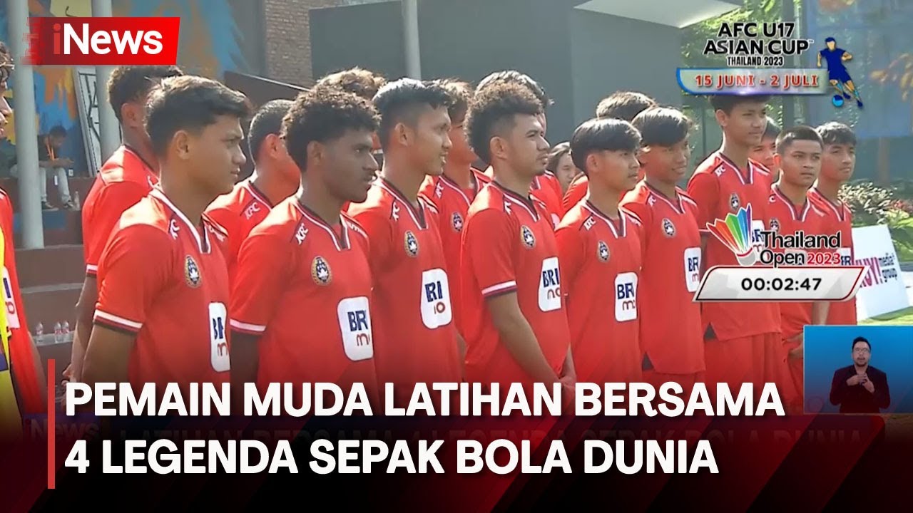 50 Pemain Muda Latihan Bersama 4 Legenda Sepak Bola Dunia - YouTube