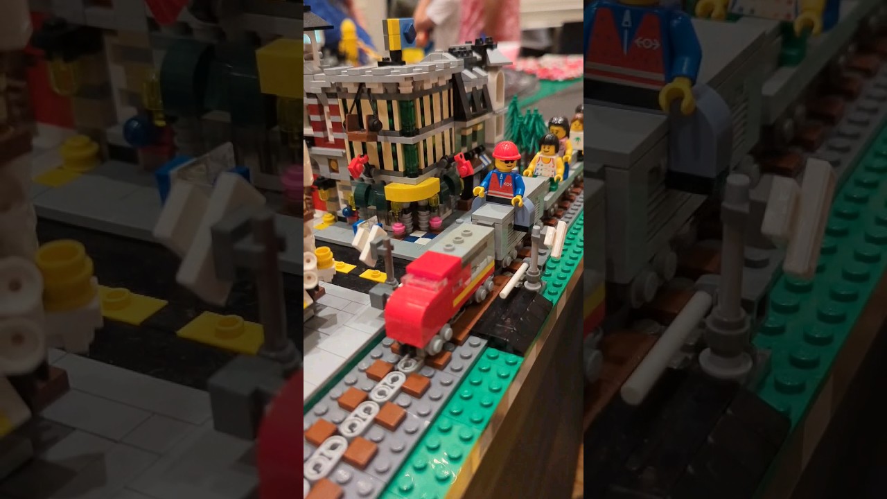 Tiny LEGO Train by Tony Sava | Brick Finds & Flips