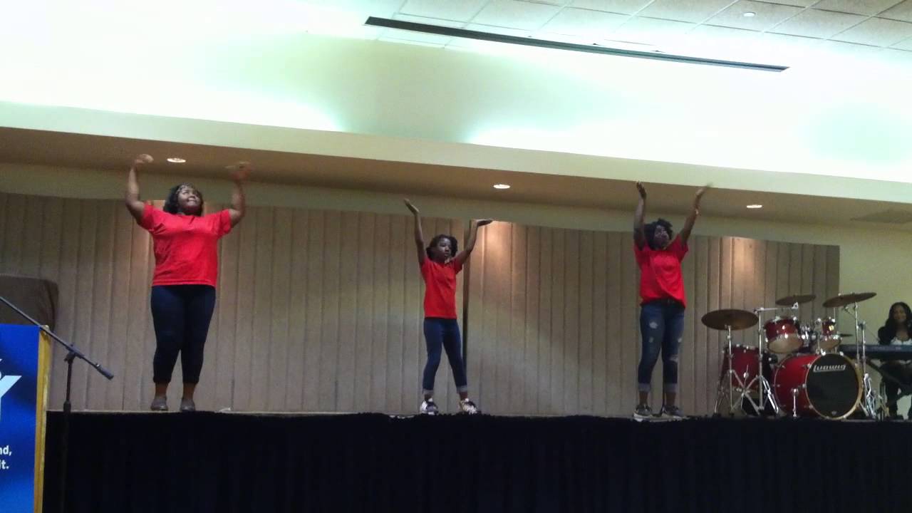 3P's: Prayer, Praise, and Push dance to Uncle Reese "I Can't Help ...