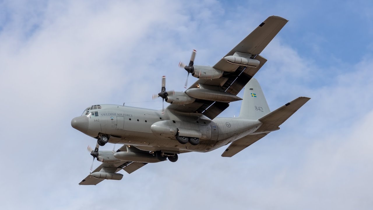 Swedish Air Force C-130 Hercules @ Karlstad Airport - YouTube