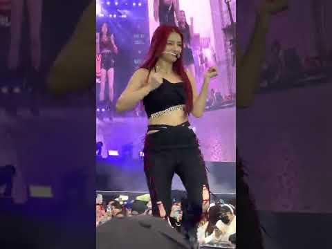 Momoland - Wrap Me In Plastic (NANCY FANCAM) - KAMP LOS ANGELES 221015