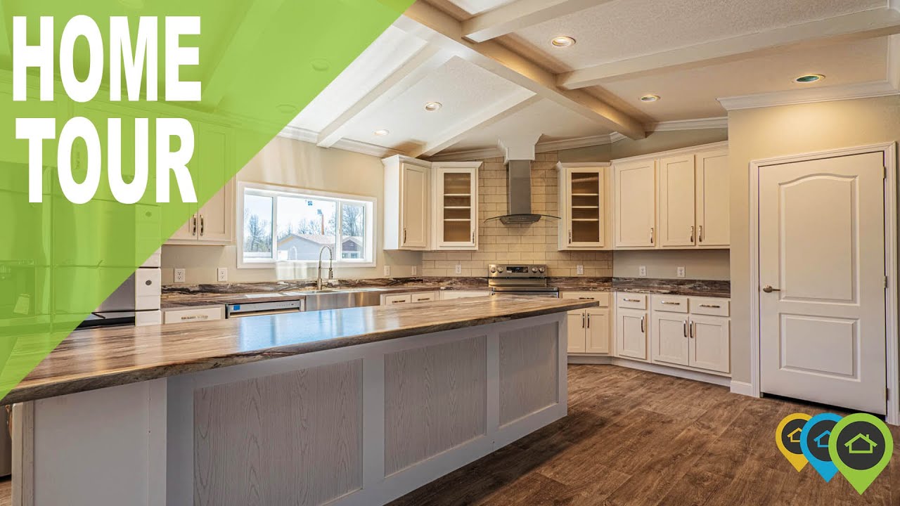 Beautiful Bright Equipped Country Style Kitchen! Come Tour this ...