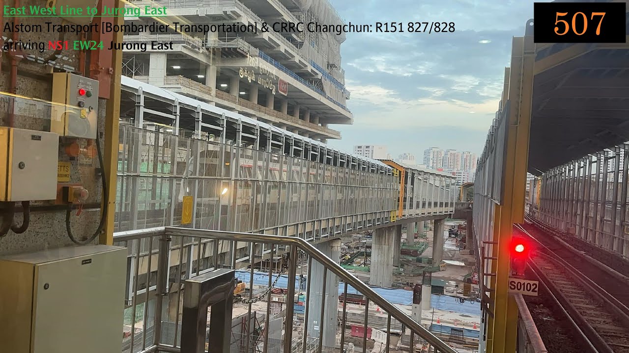 ⁴ᴷ [Wrong Rail Wet Weather] SMRT Trains, EWL Train arriving Jurong East ...