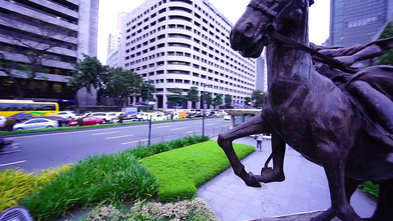 Philippines, walking from SSS Makati building to Makati Tiangle - YouTube