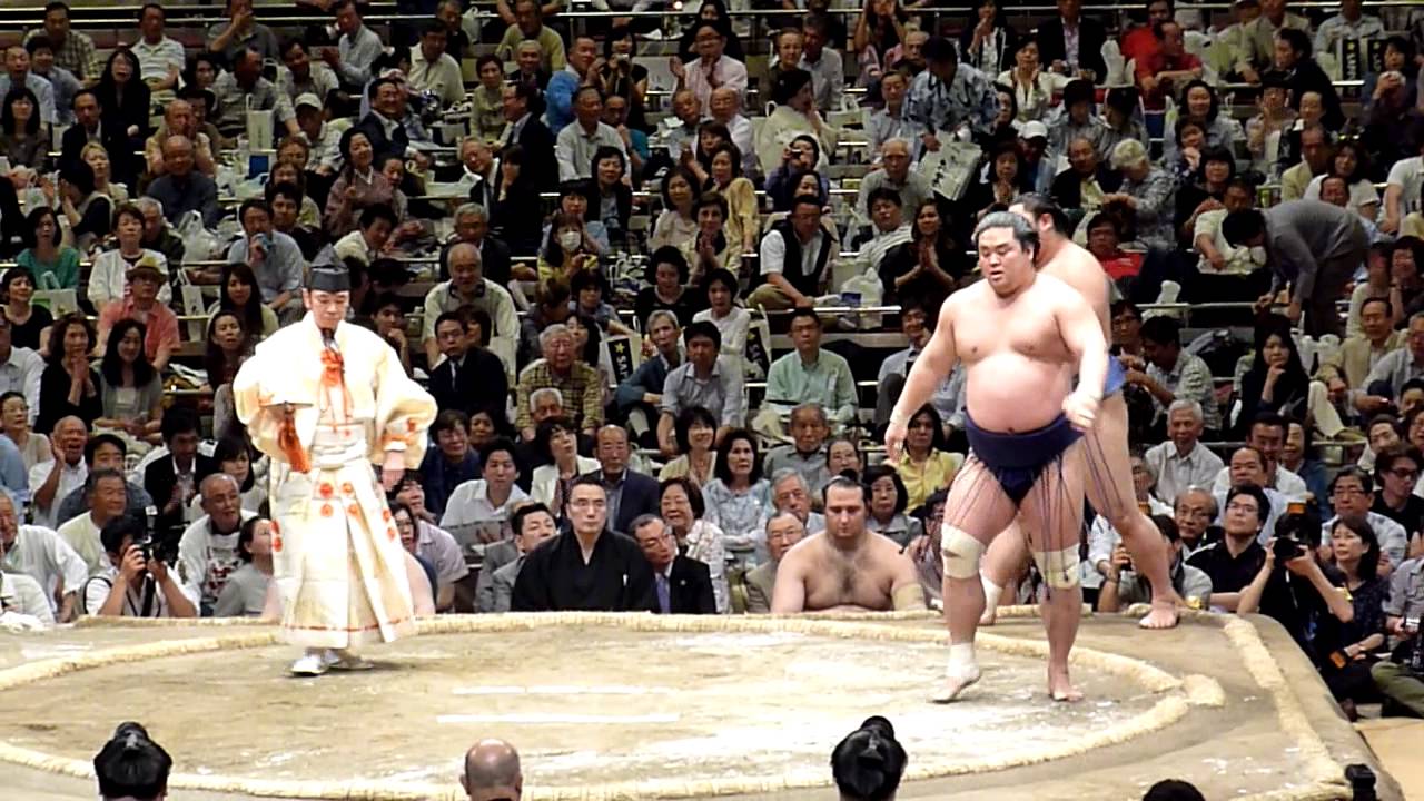 Myogiryu (7-3) - Komusubi Okinoumi (1-9) , Sumo : Natsubasho 2013 - YouTube
