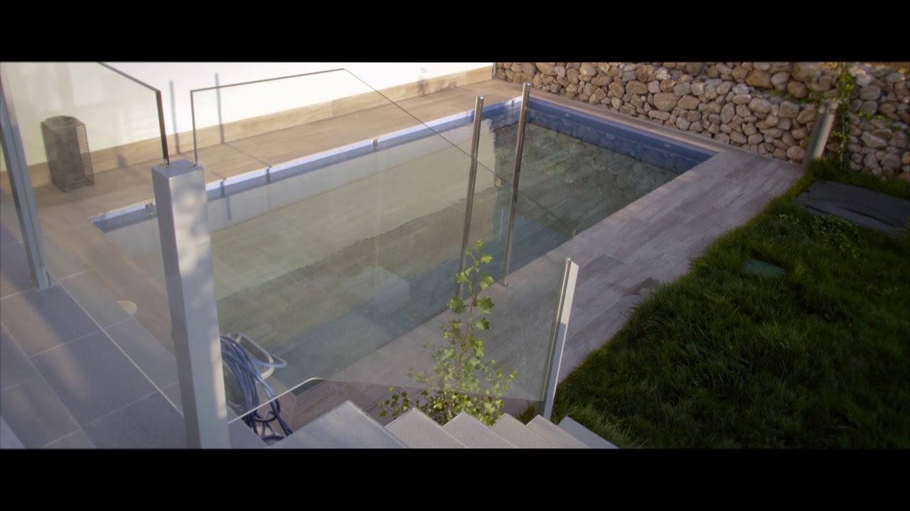 Piscina en jardin pequeño gracias a la cubierta móvil y transitable Poolconcept - proyecto ...