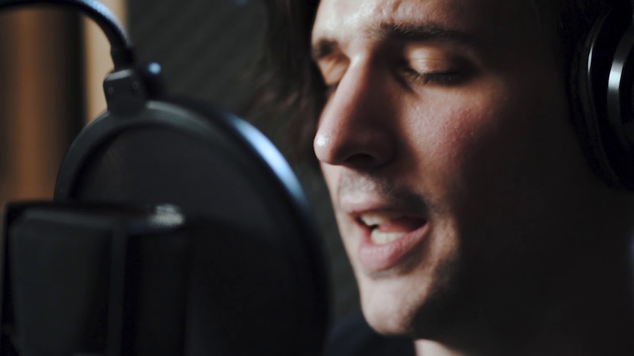 Ember Márk- Jobb, hogy ha mennél (Acoustic Version) - YouTube