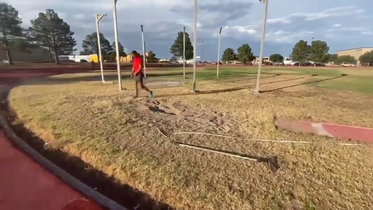 Donovan Ramirez jumps 20ft. - YouTube