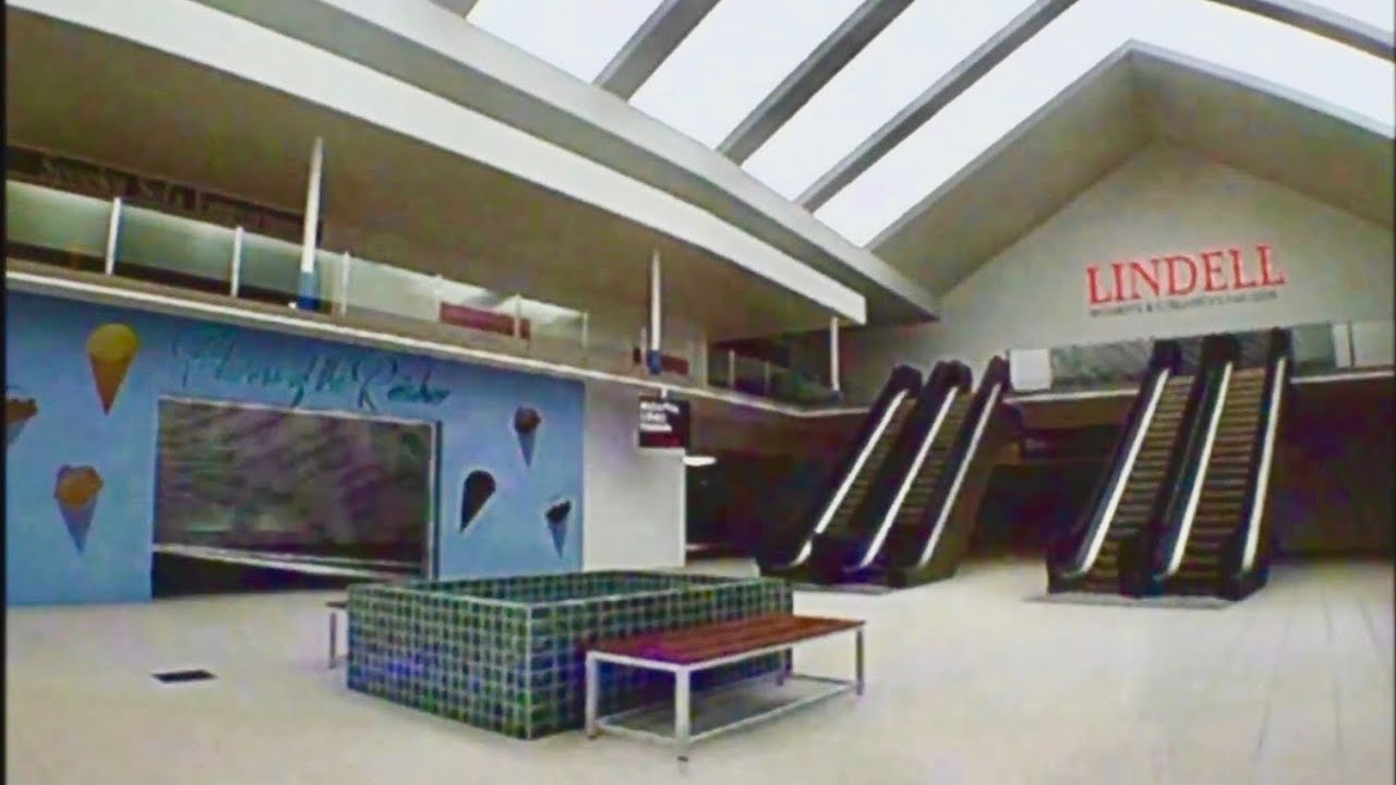 Backrooms ABANDONED MALL!!! l | The Complex: Expedition - YouTube