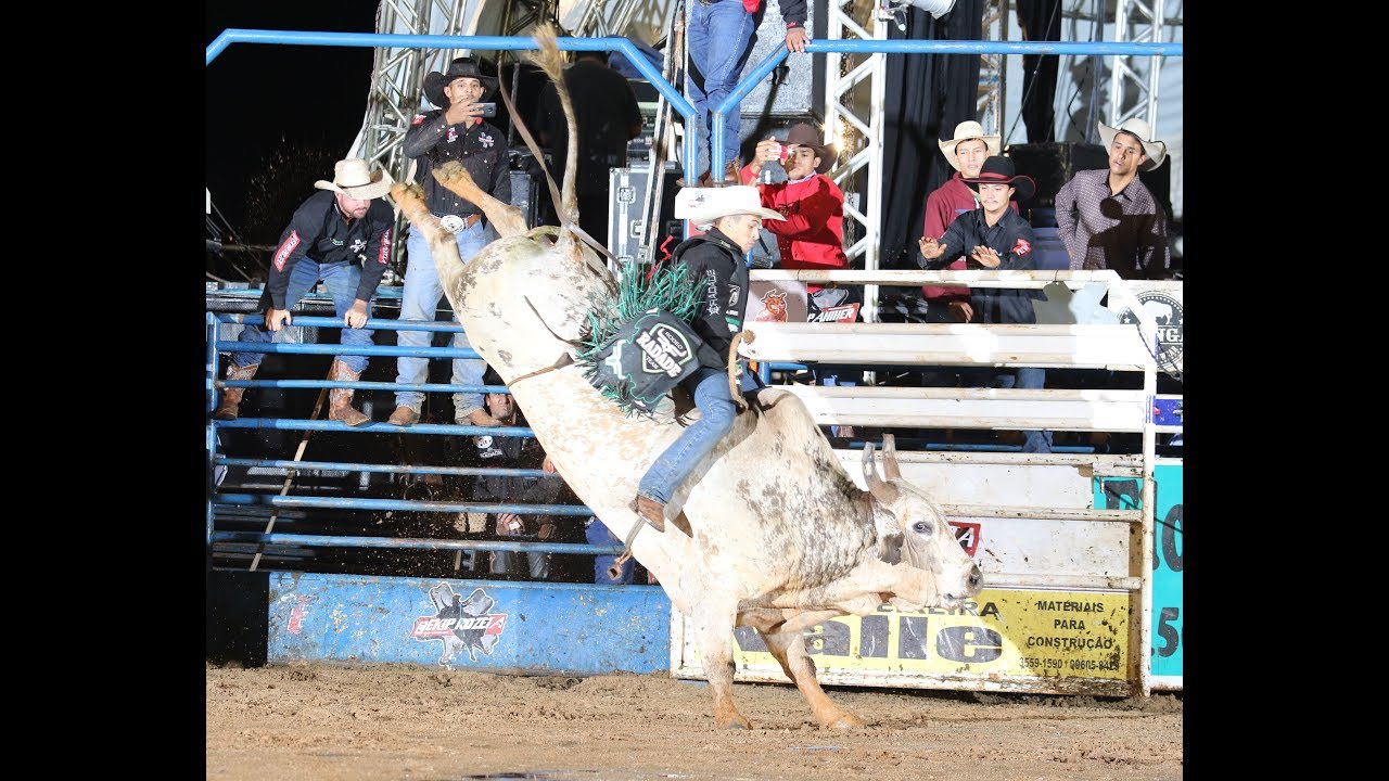Final do Rodeio em Touro de Joaquim Távora 2017 - YouTube
