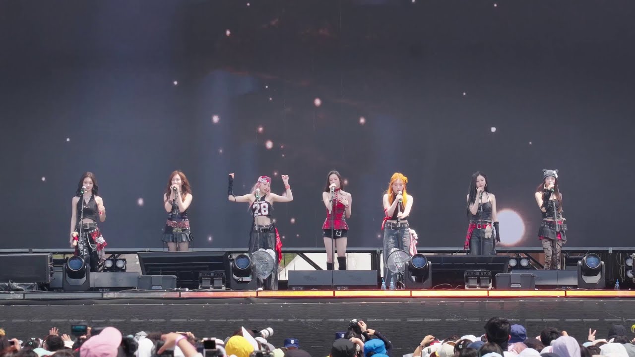 R.E.D 'Proud of Us' Stage FanCam | TAIHUBAY MUSICFESTIVAL - YouTube