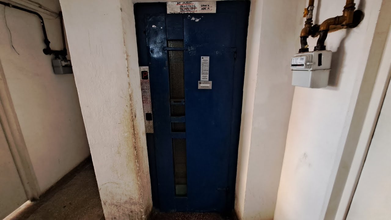 Old IFMA traction lift @ Str. Gróf Mikó Imre 1, bl.1, sc.F, Sfântu ...