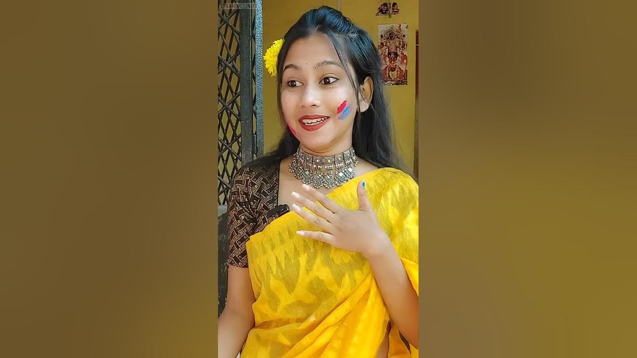 কিছু কিছু মেয়েরা যেভাবে রং খেলা 😁 // Bangla Comedy 😄 // Akhi Roy ️ - YouTube