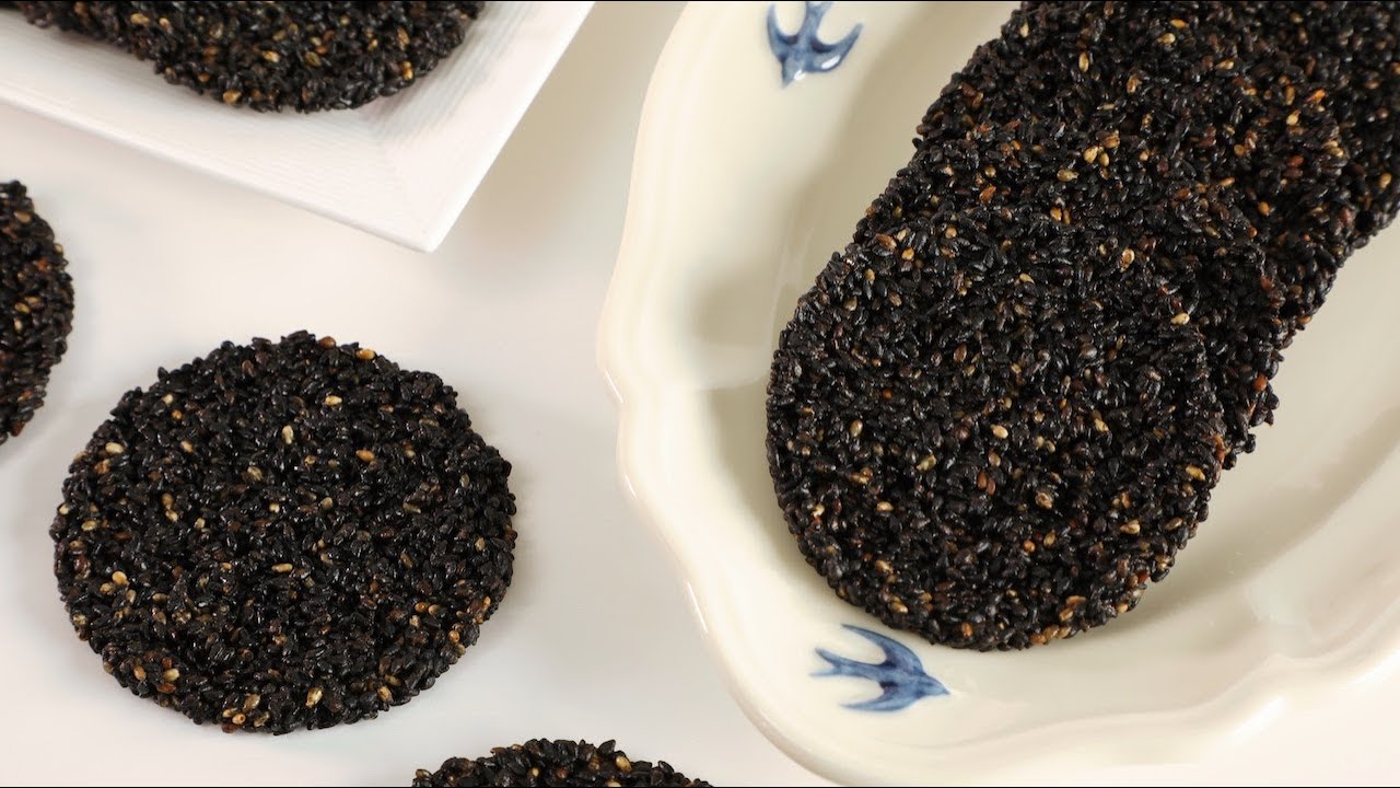 黑芝麻餅 (簡單做法) Black Sesame Snacks (Easy Recipe) - YouTube