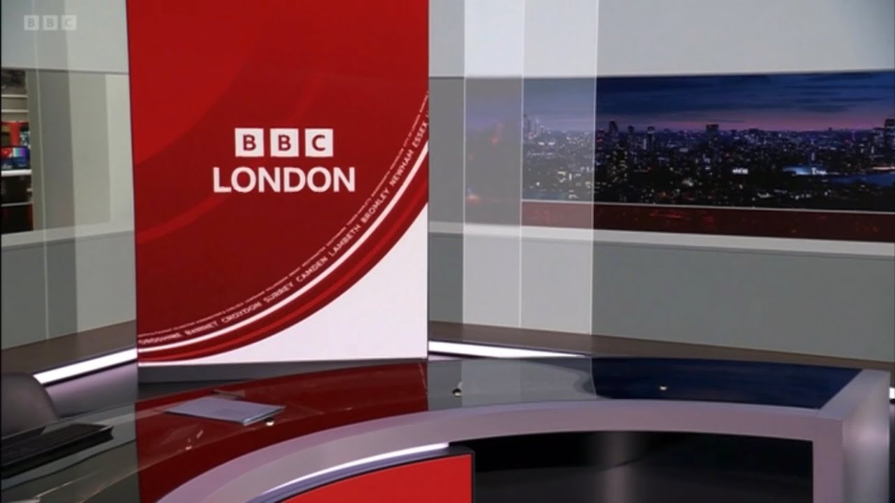 Cut to wrong camera on BBC London News - YouTube
