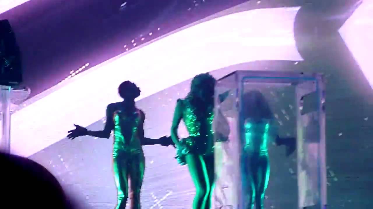 Beyoncé Naughty Girl and Freakum Dress Live Tour HD - YouTube