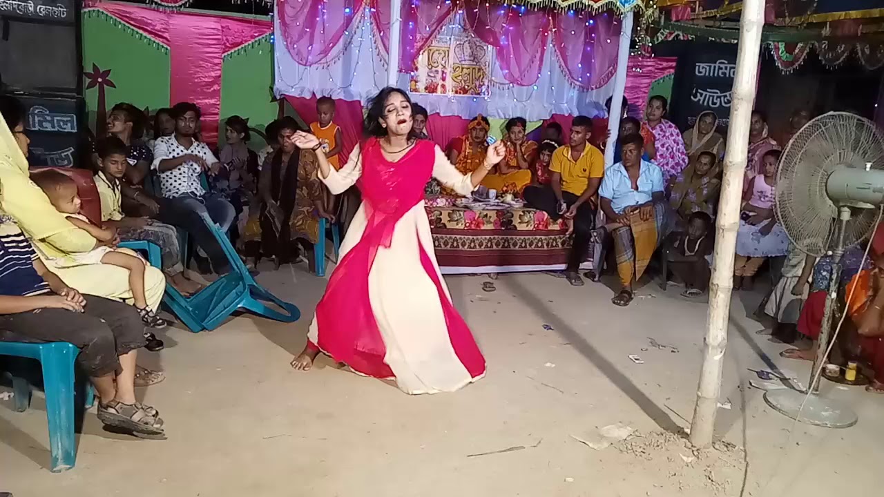 Chamma Chamma.....Titlee😂😂 - YouTube