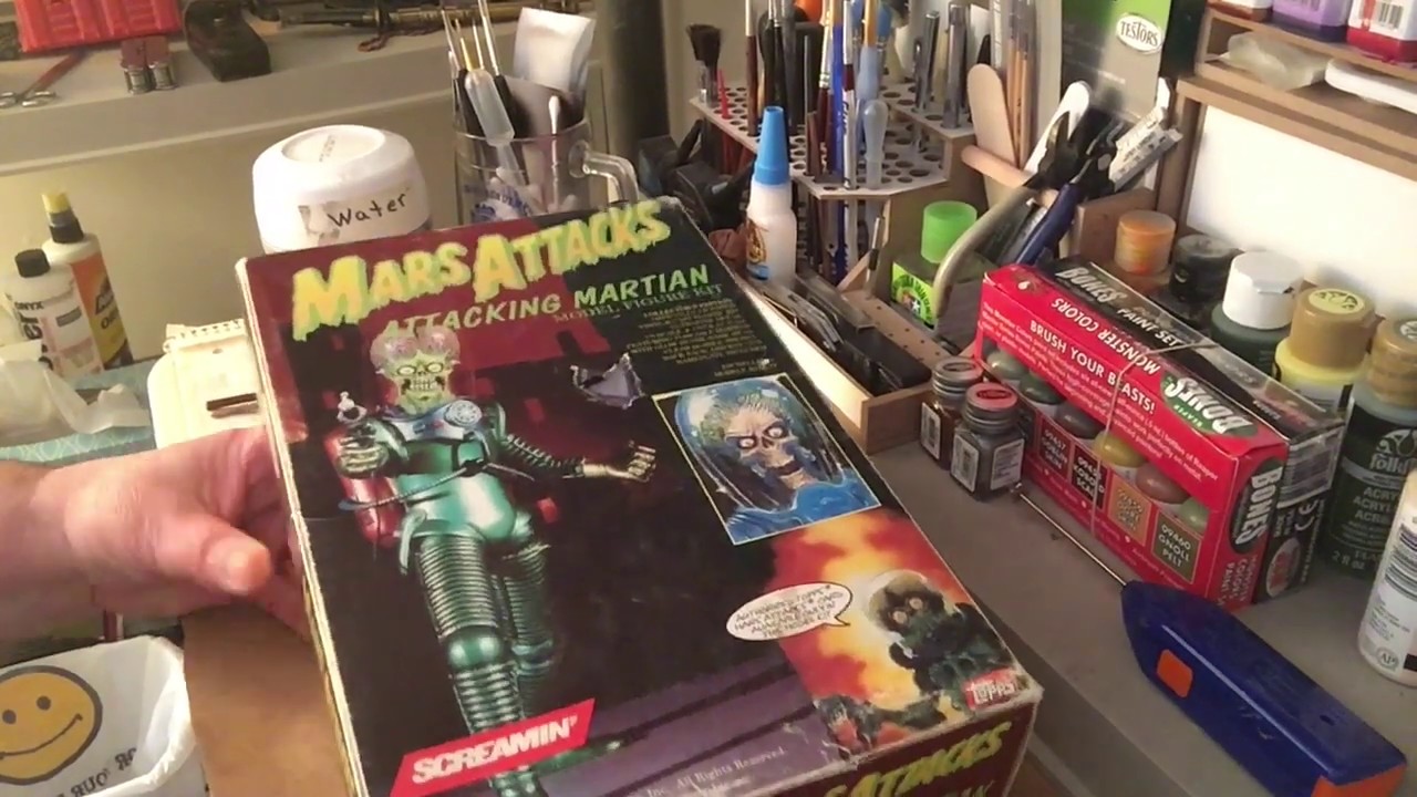 How to build screamin's mars attacks 1:6 scale - YouTube