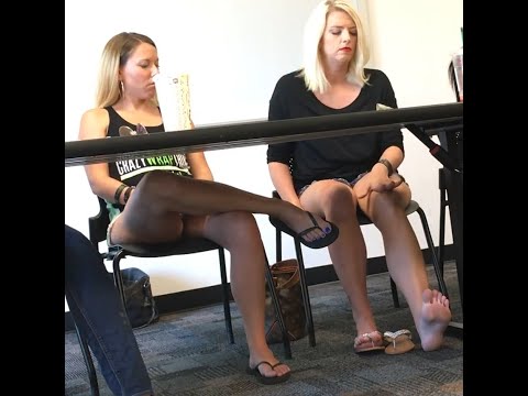 Panel | Candid Feet and Shoeplay in Sandals