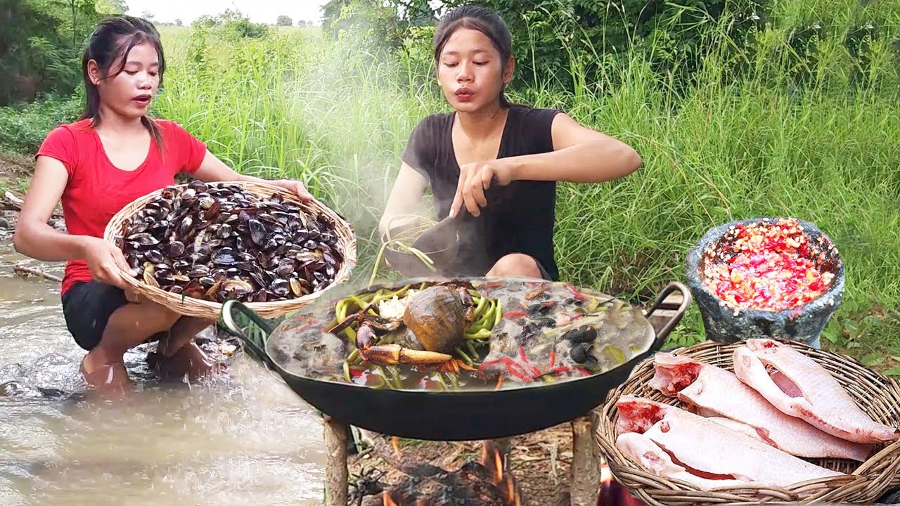 Easy food at field: Catch Fish crab and snail to Cook for survival food ...