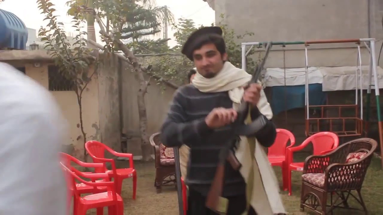 lewani vines 2018 video Getting into fight Pukhtoons Vs Others - YouTube