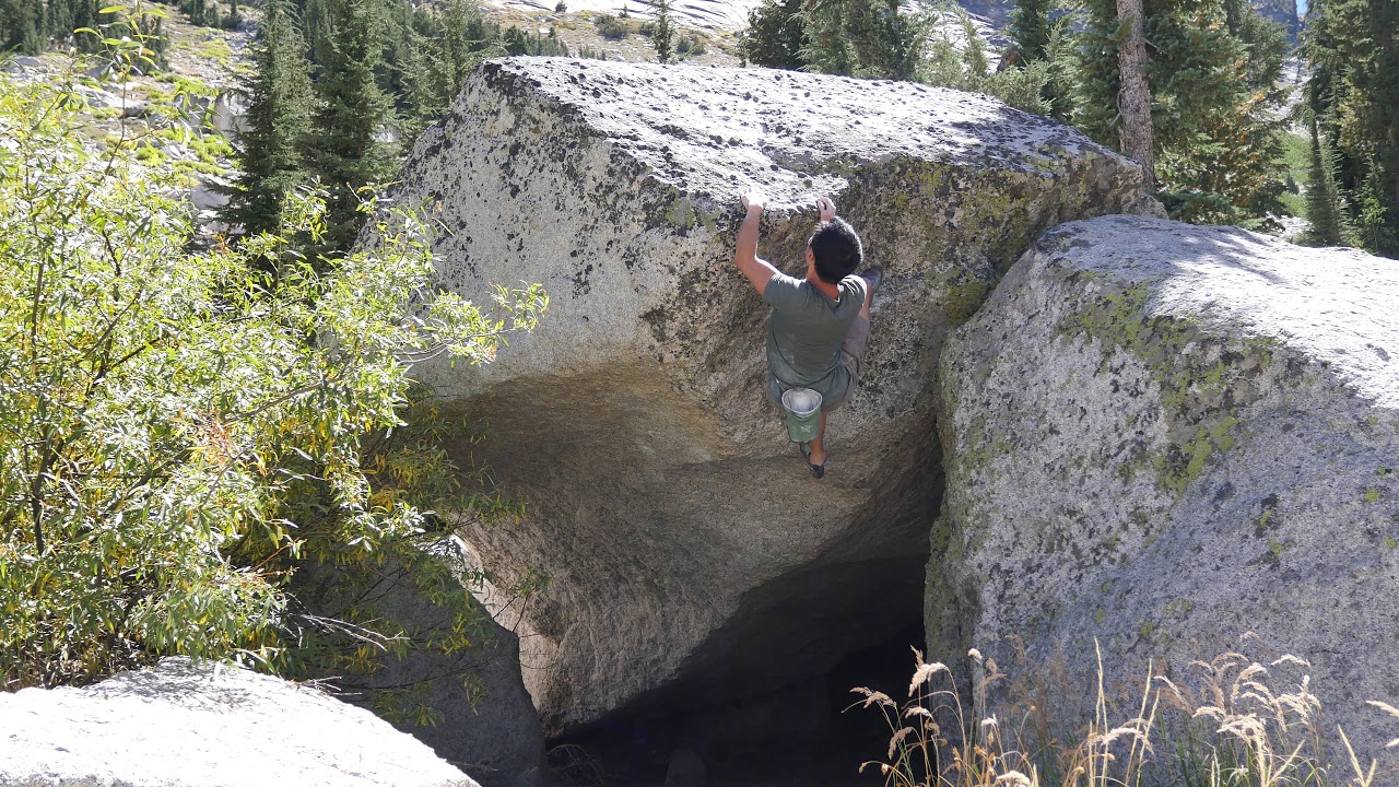 Tuolumne Bouldering: Campus Cave (V6) - YouTube