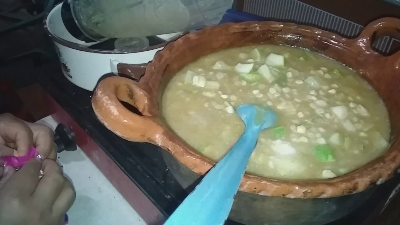 CHILACAYOTE EN SALSA BERDE CON GRANITOS DE ELOTE Y CREMA - YouTube