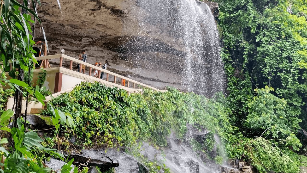 Waterfall Cave Soda (So Da Cave), Northern Thailand - YouTube