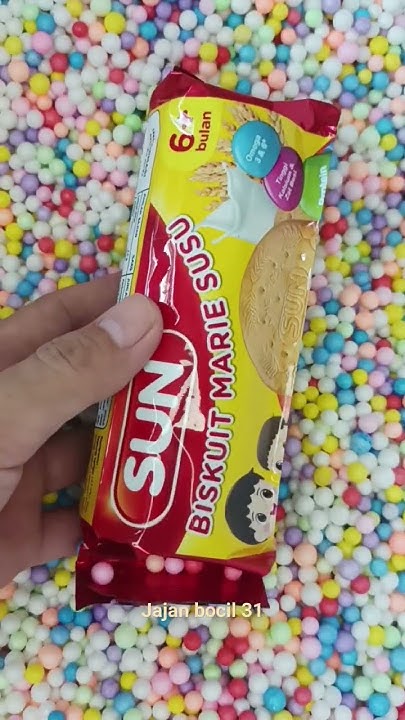 mencari dan menemukan jajanan Sun biskuit di dalam kardus #huntingjajan #jajan #jajanan - YouTube