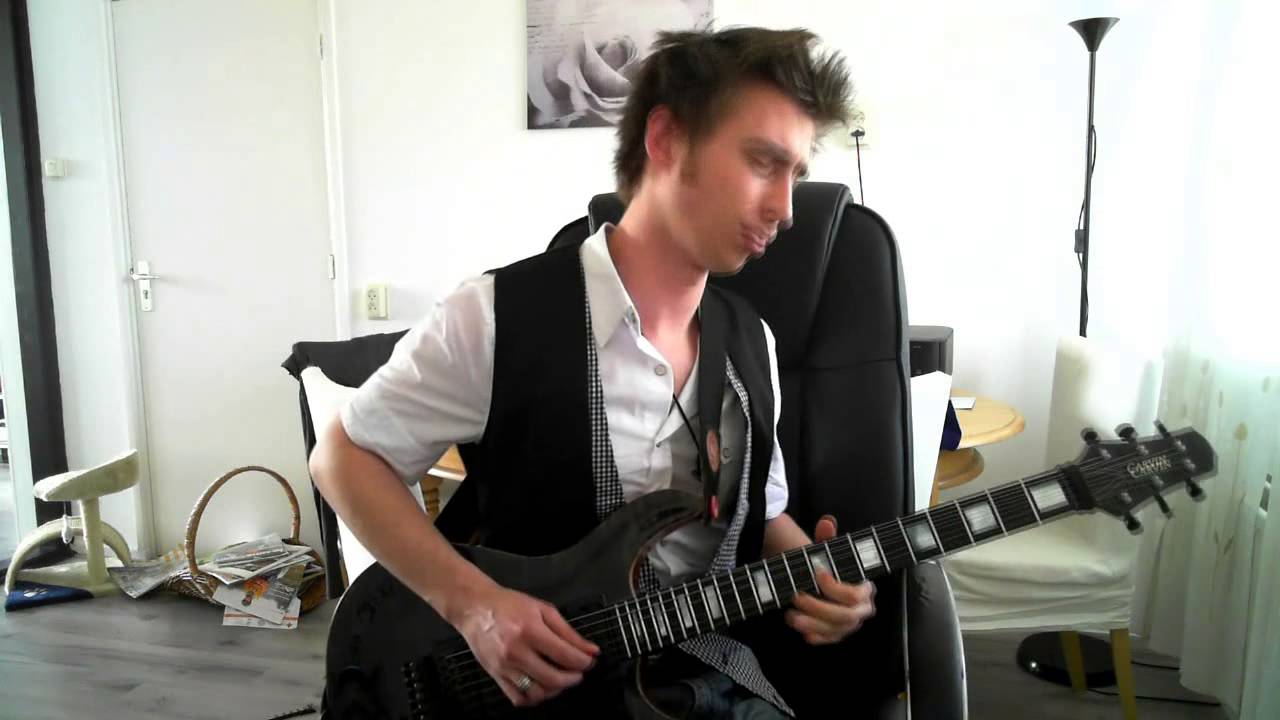 Mario Miracolo - Dm Hardrock style improvisation - YouTube