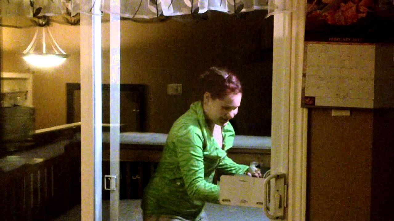 Locked sister outside - YouTube