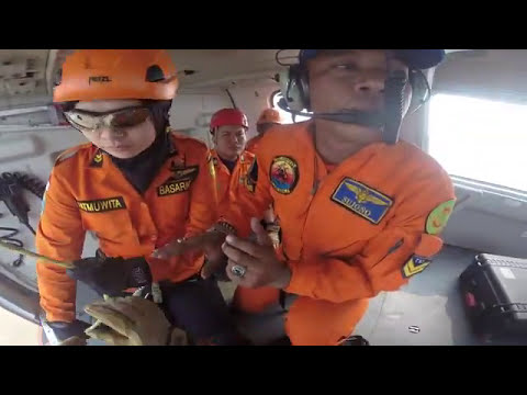 BASARNAS | Heli Rappelling Rescuer Part 01 - YouTube