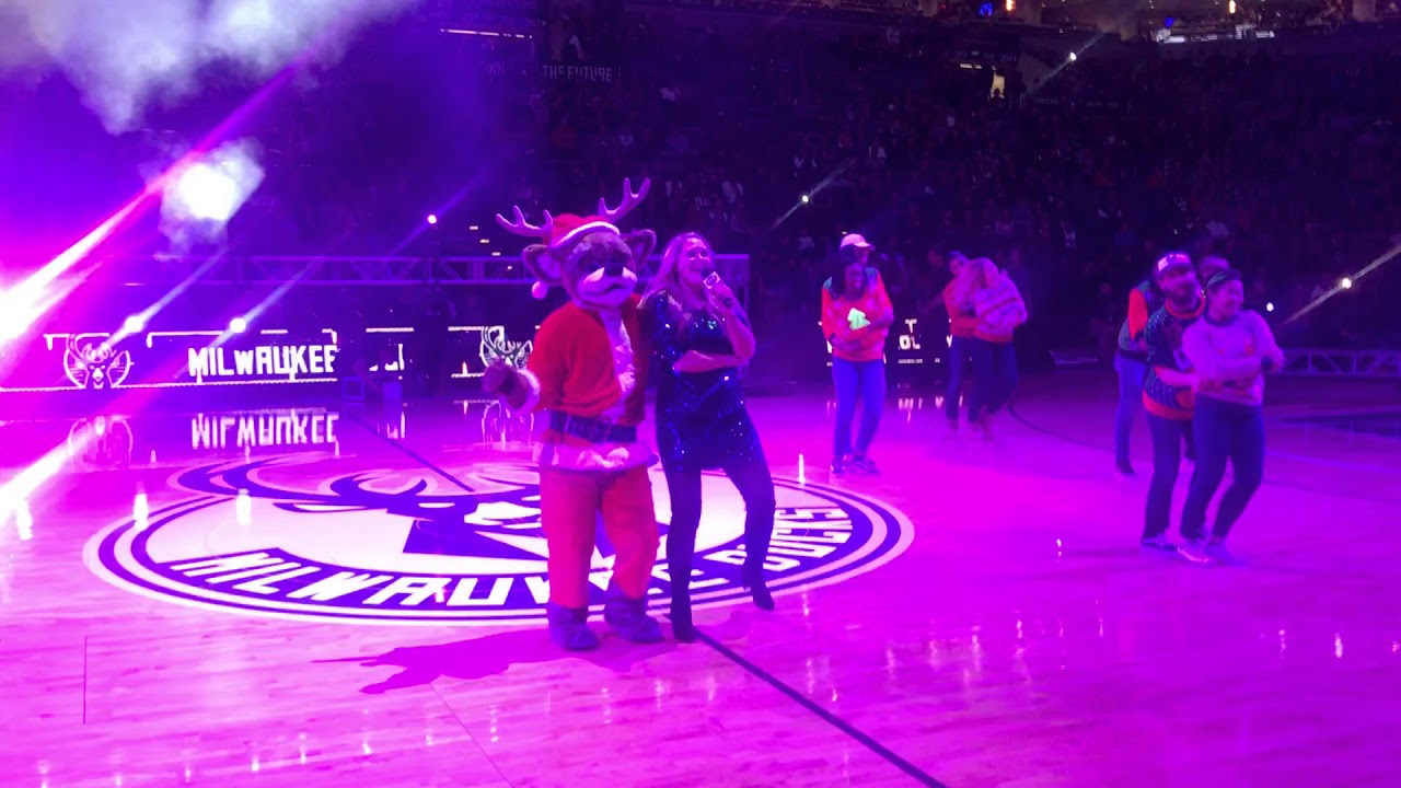 Milwaukee Bucks v Charlotte Hornets 12/22/17 Halftime Show - YouTube